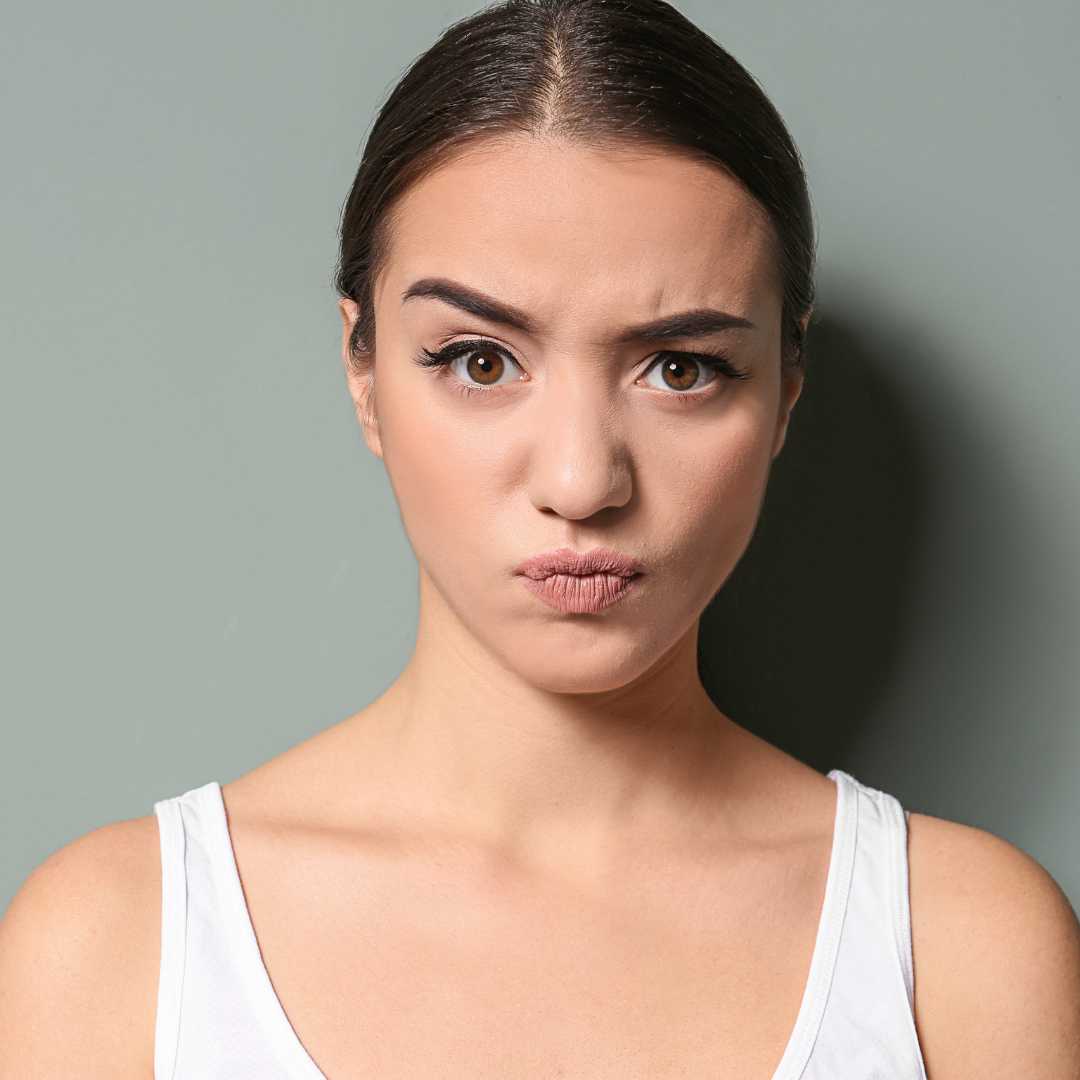 Eliminar arrugas en el entrecejo